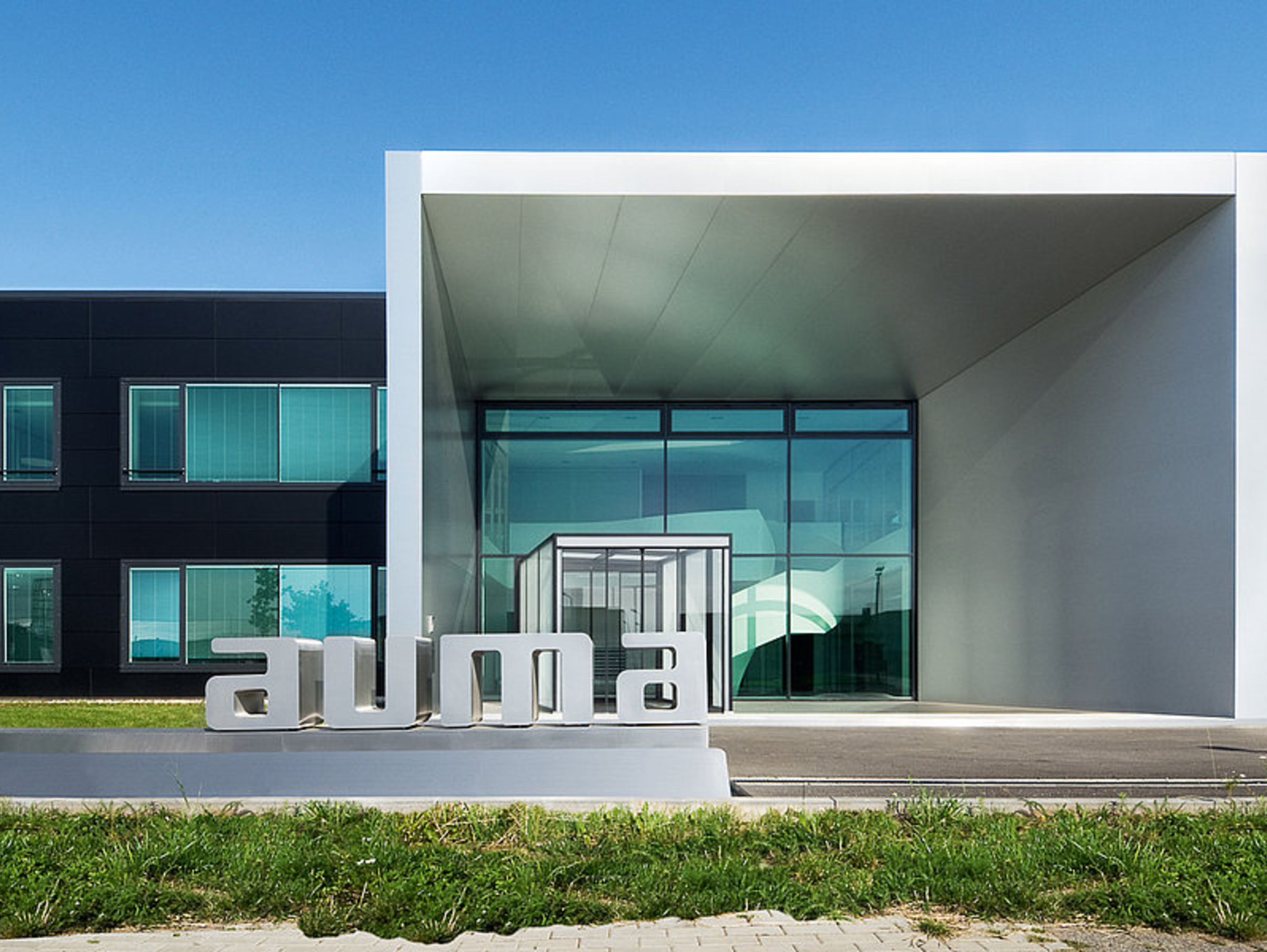 company | AUMA