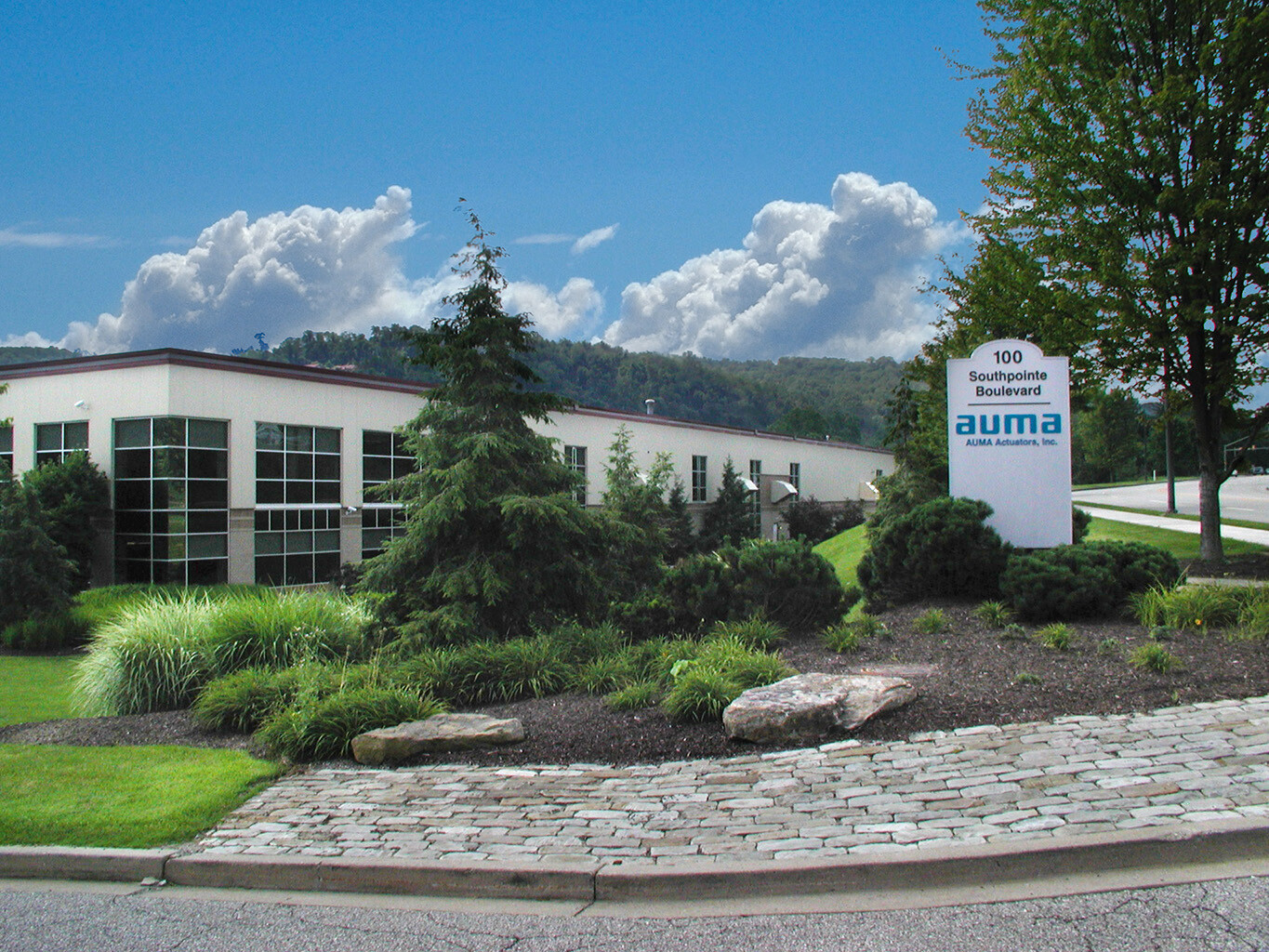 AUMA - Solutions for a world in motion